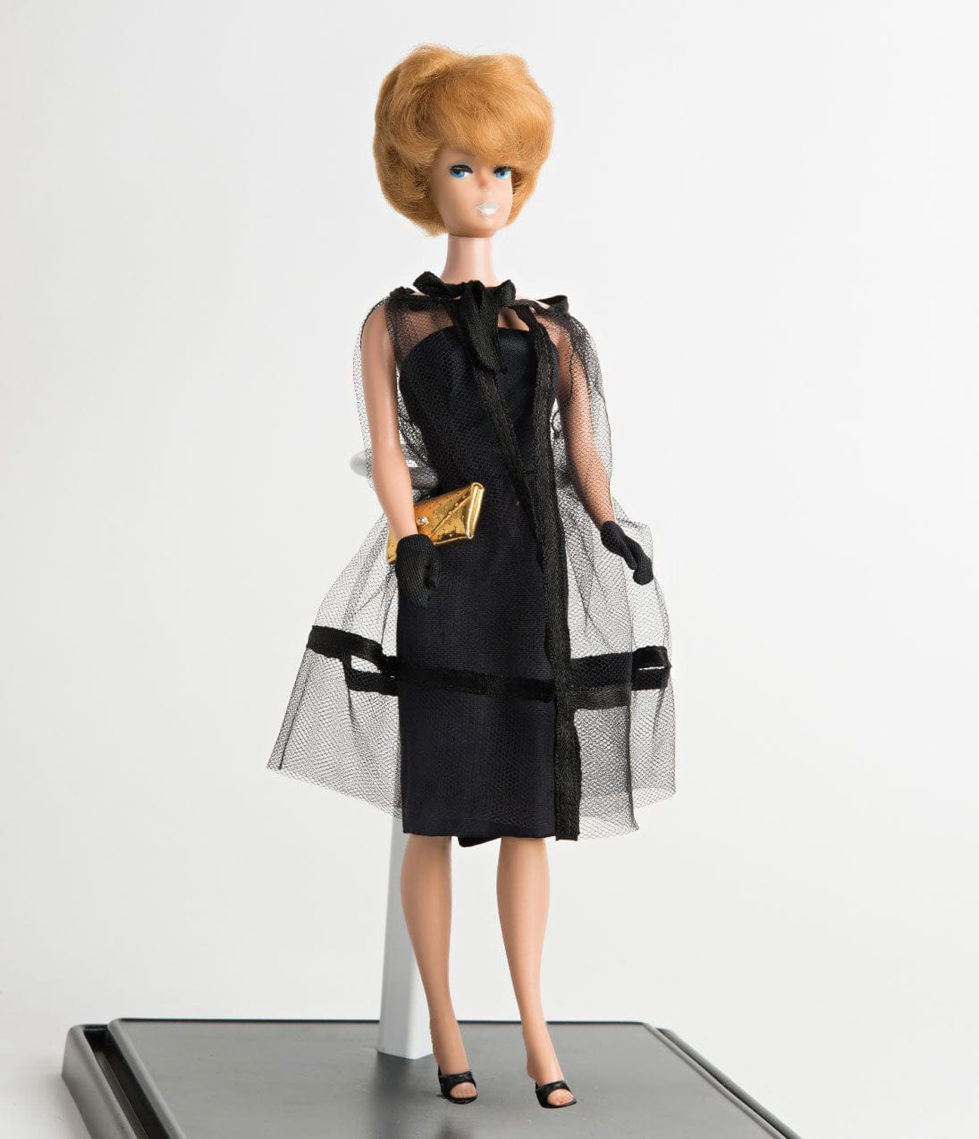 Margot Robbie Channels 1964 ‘Black Magic’ Barbie at Gotham Awards | Us ...