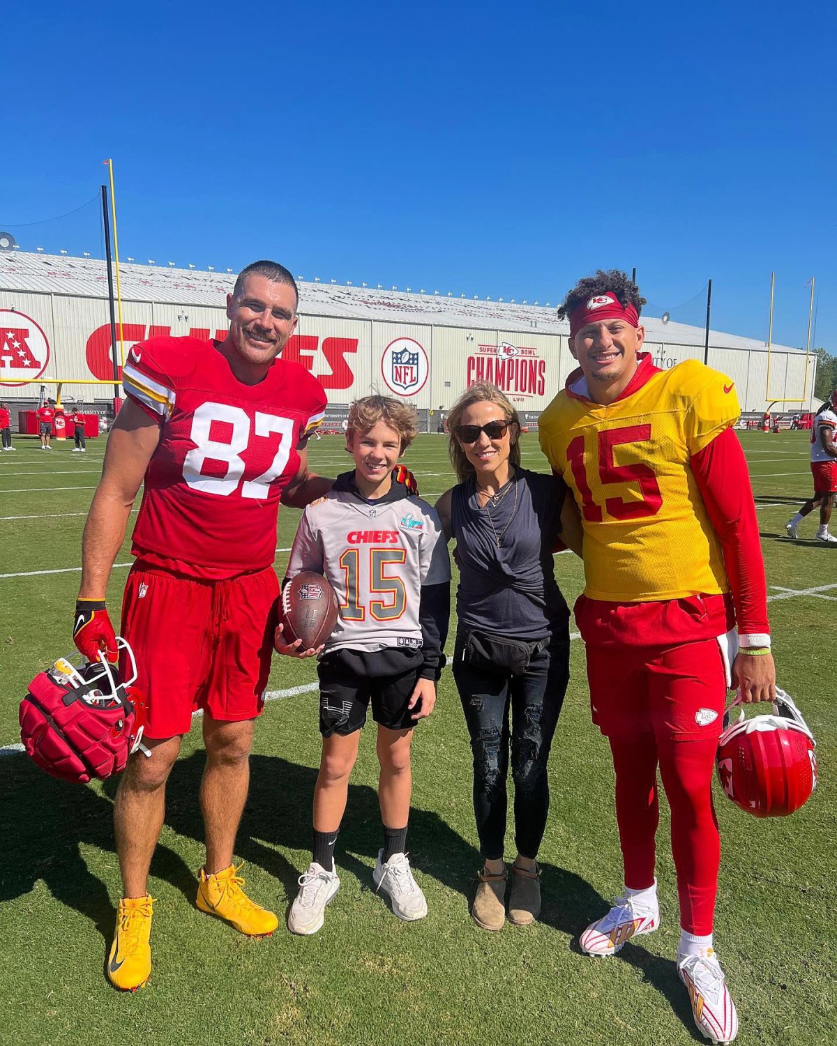 Sheryl Crow's Rare Photos With Sons Levi and Wyatt: Family Photo Album ...