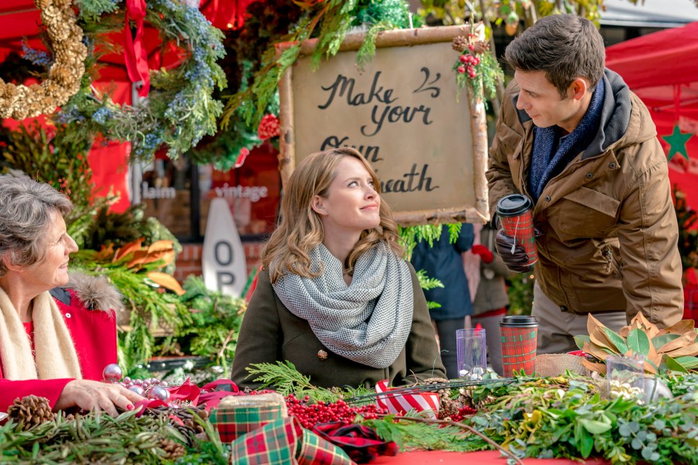 The Best Holiday Movies to Snuggle Up With | Us Weekly