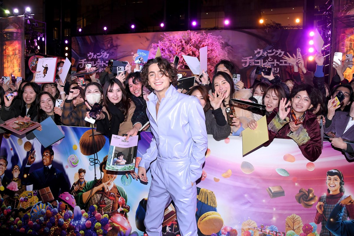 Timothee Chalamet Wears Light Purple Suit at 'Wonka' Premiere in Tokyo ...
