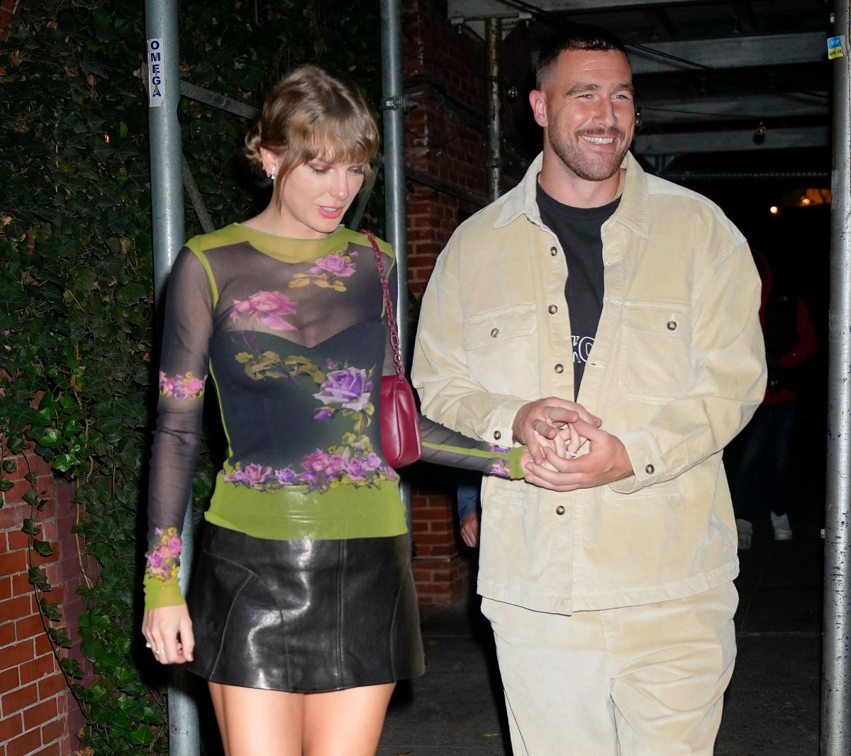 Travis Kelce Reacts to Taylor Swift-Inspired Sign at Chiefs Game | Us ...