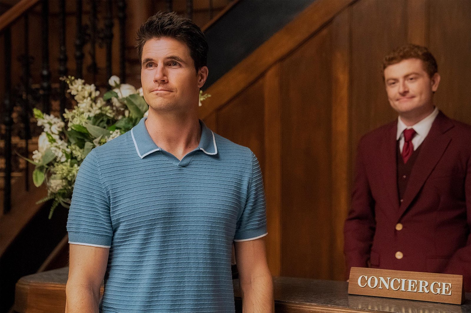 ‘Upload’ Director Sarah Boyd on Crafting 2 Nathan’s With Robbie Amell ...