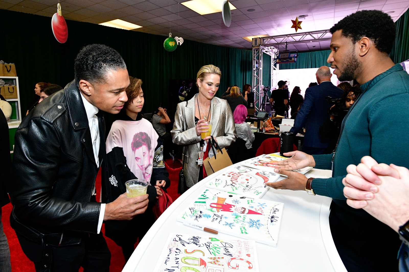 Amy Robach and T.J. Holmes Attend NYC's Jingle Ball With His Daughter ...