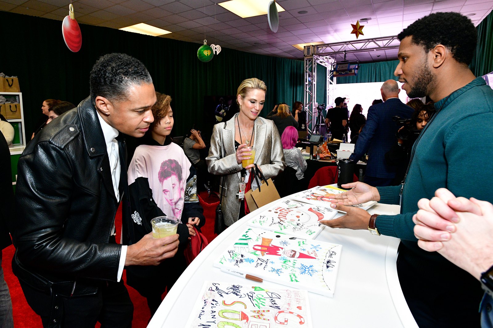 Amy Robach and T.J. Holmes Attend NYC's Jingle Ball With His Daughter ...