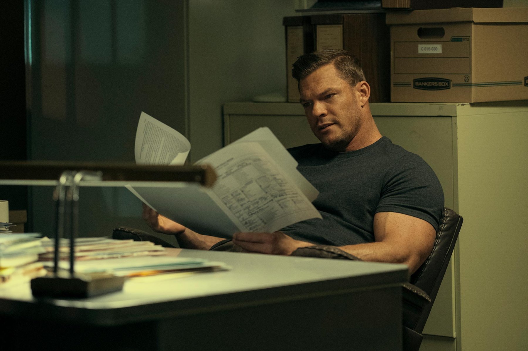 Reacher’s Alan Ritchson’s High School Bully Asked Him for a Selfie | Us ...