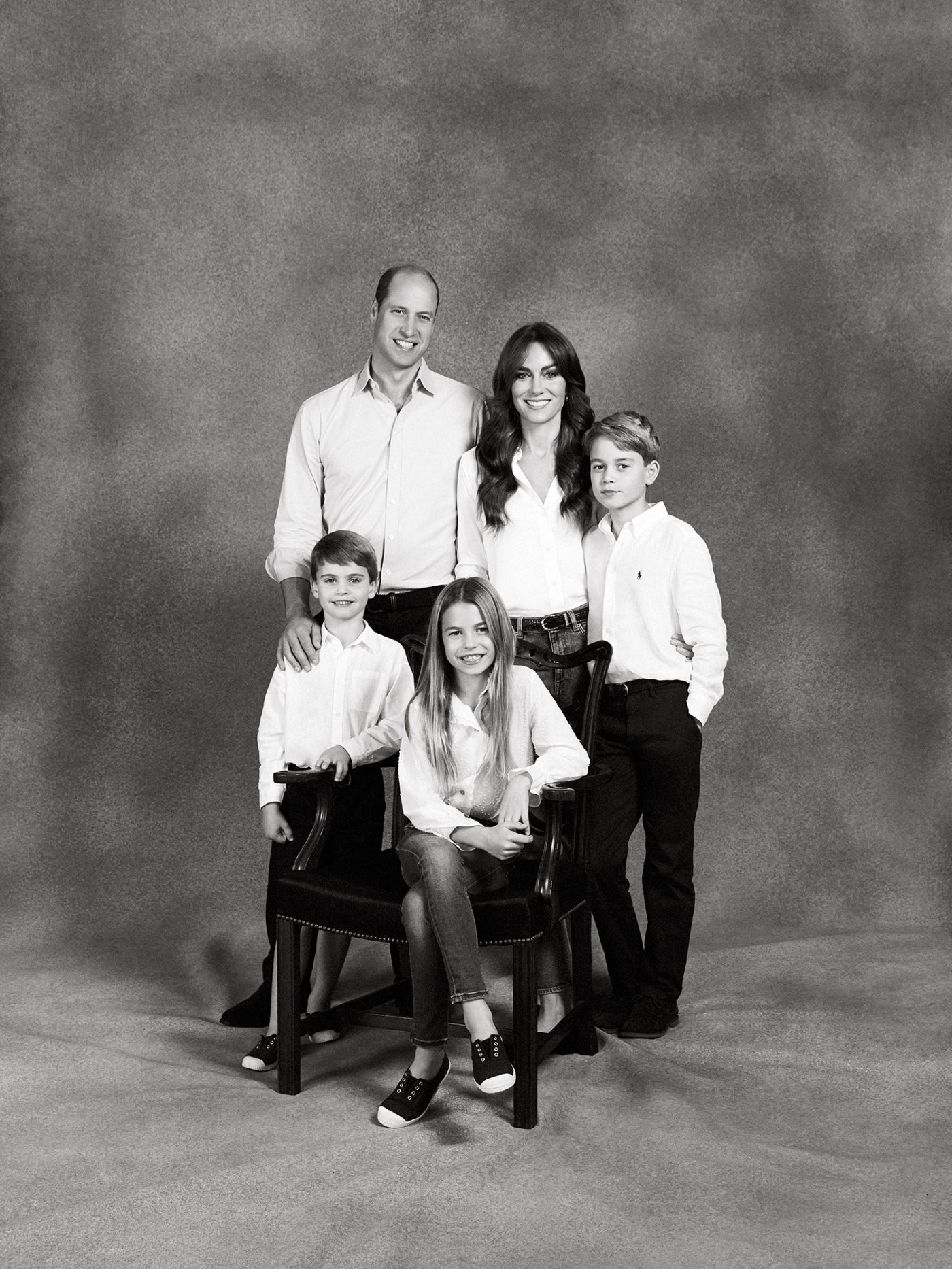 Prince William, Kate Middleton Pose With Kids for 2023 Christmas Card ...
