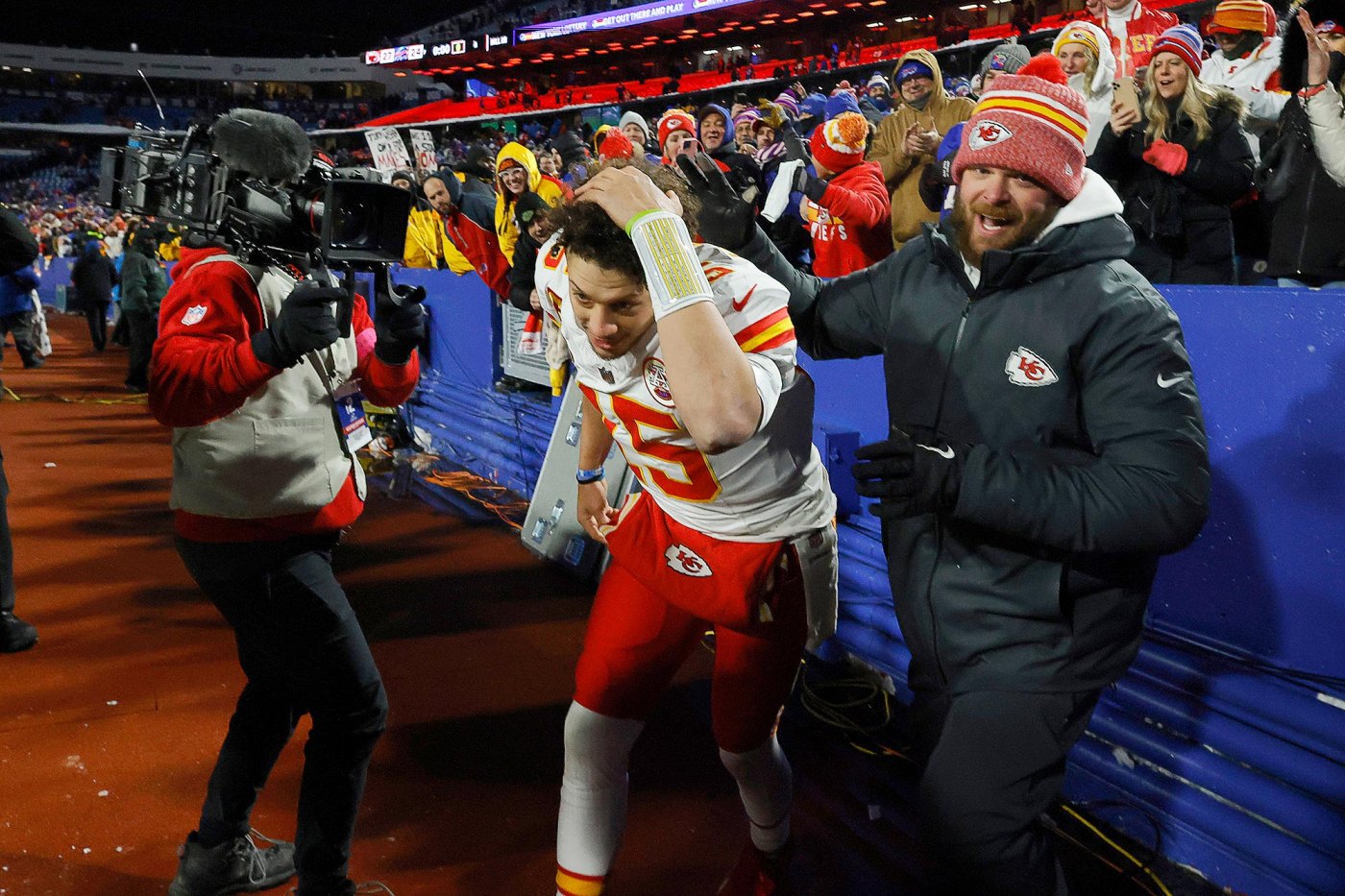 Drue Tranquill Calls Out Bills Fans for Throwing Snowballs at Chiefs ...