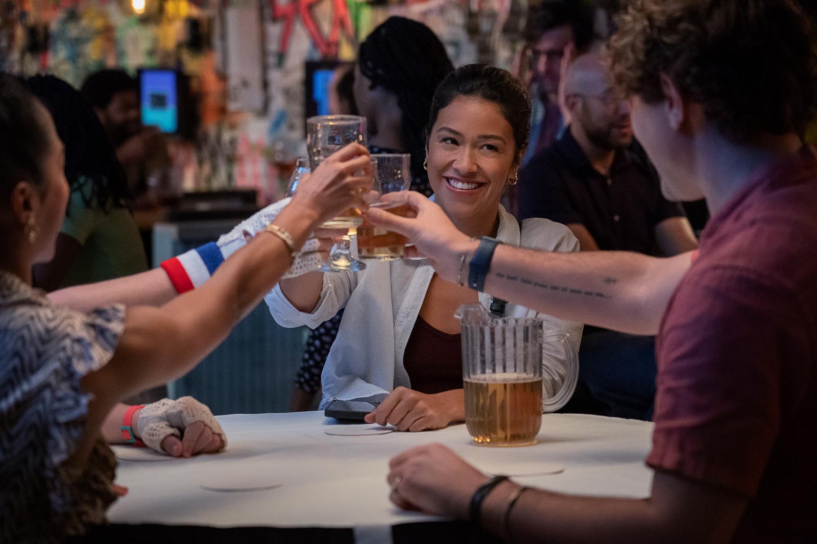 Gina Rodriguez and Tom Ellis Star in Netflix's 'Players': 1st Photos ...