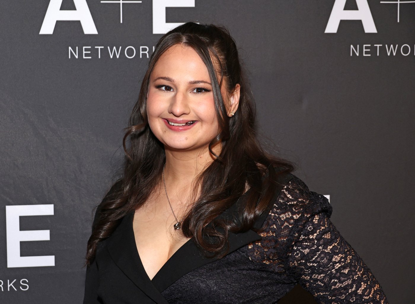 Gypsy Rose Blanchard Cuts 8 Inches Off Her Hair for Charity | Us Weekly