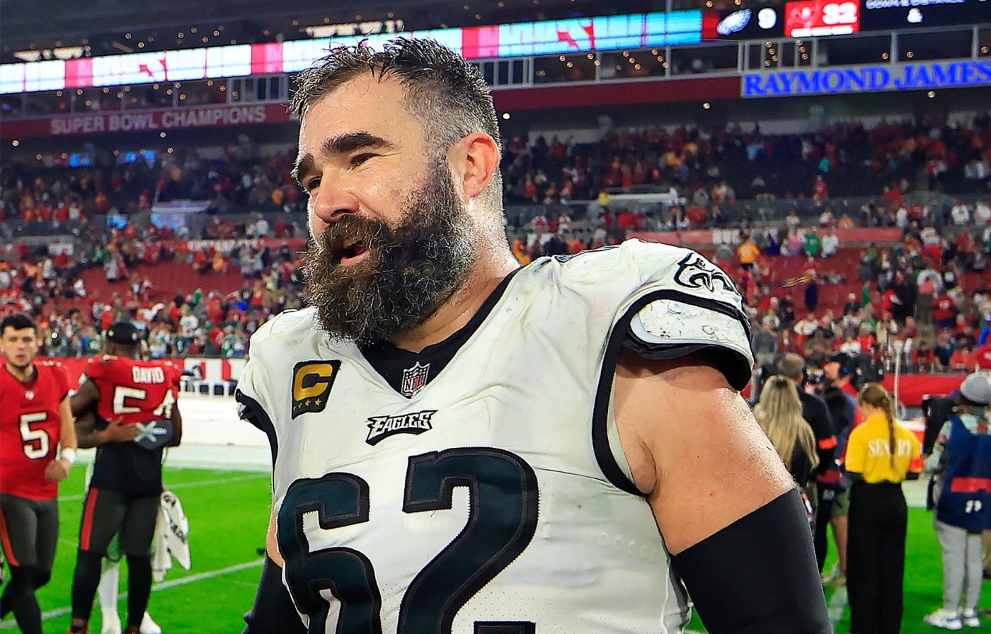Jason Kelce and Taylor Swift’s Suite Was ‘Rowdy,’ Per Bills Fan | Us Weekly