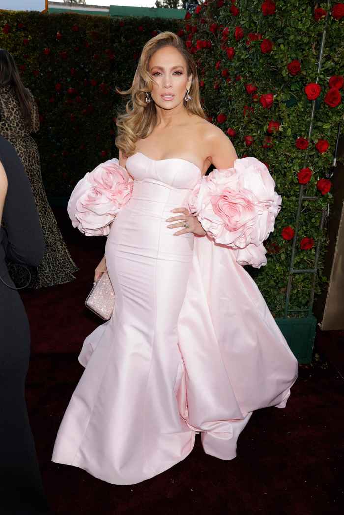 Jennifer Lopez, Ben Affleck Hit Golden Globes Red Carpet Separately ...