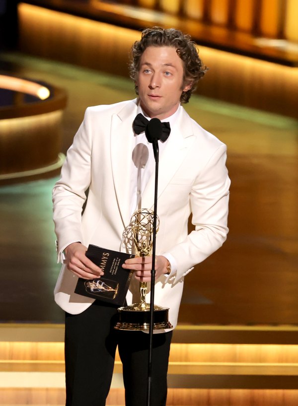 Jeremy Allen White Makes Subtle Reference to Divorce During Emmys 2023 ...