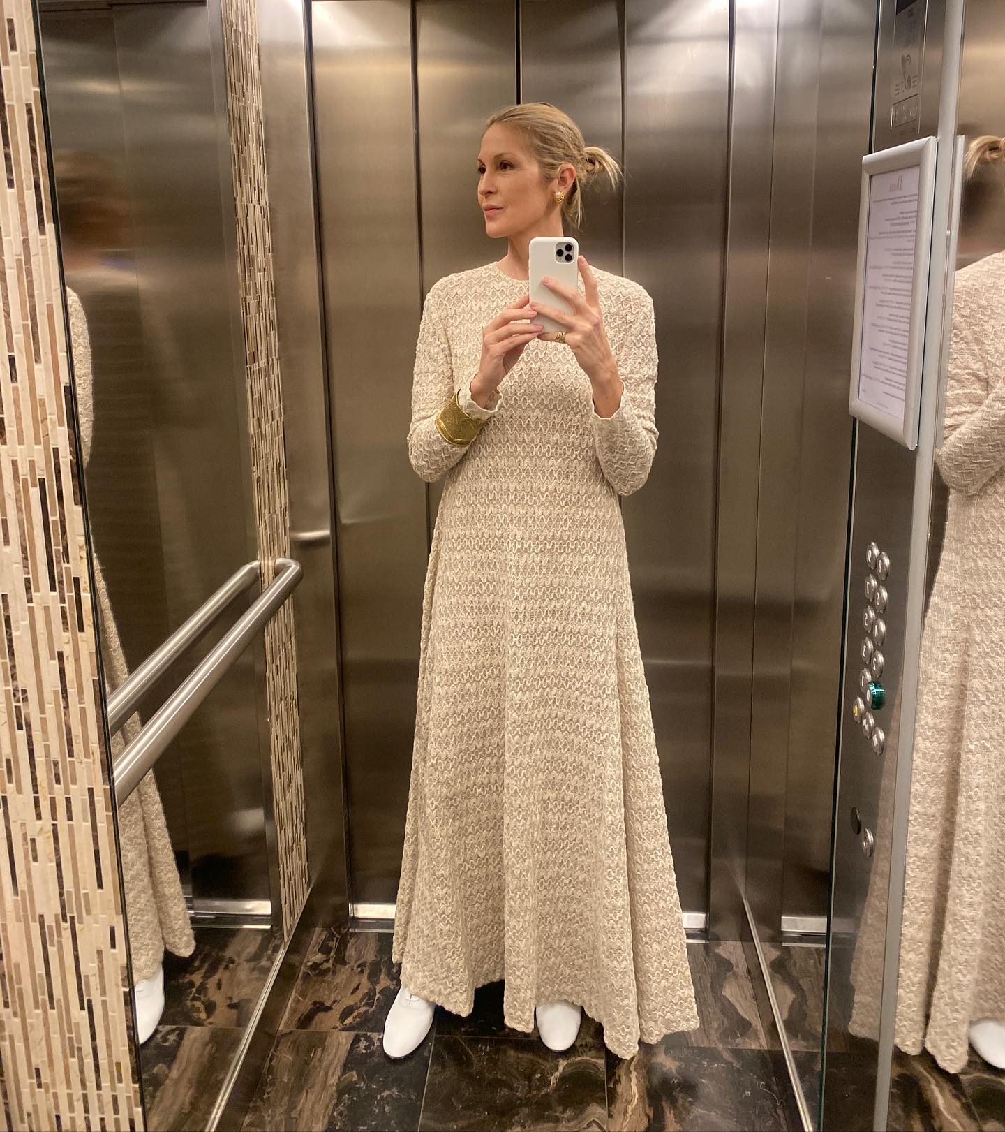 Kelly Rutherford’s Most Stylish Mirror Selfies | Us Weekly