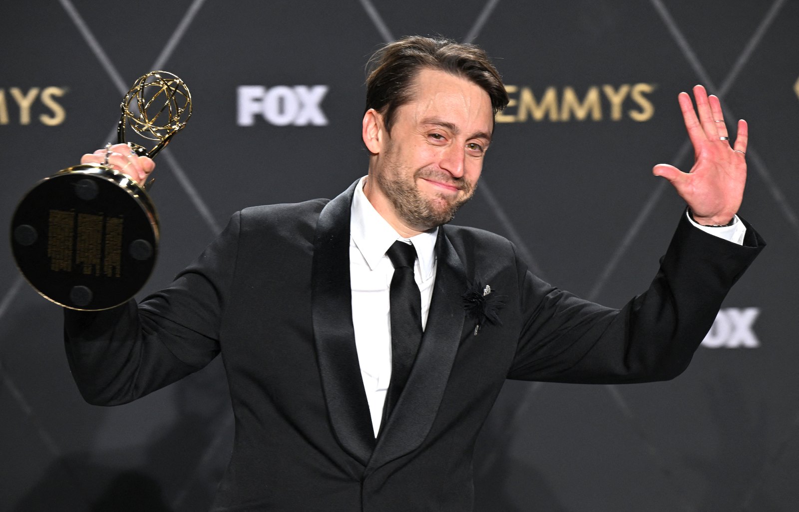 Kieran Culkin Addresses Asking Jazz Charton for Baby No. 3 at Emmys ...