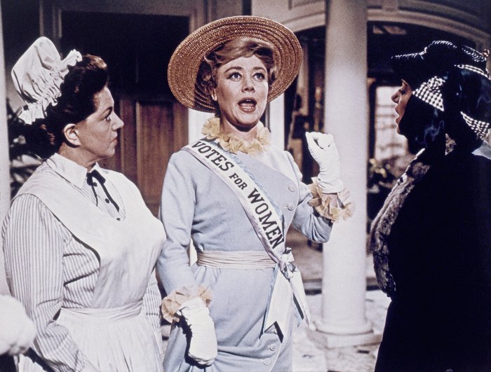 'Mary Poppins' Actress Glynis Johns Dies at 100 | Us Weekly