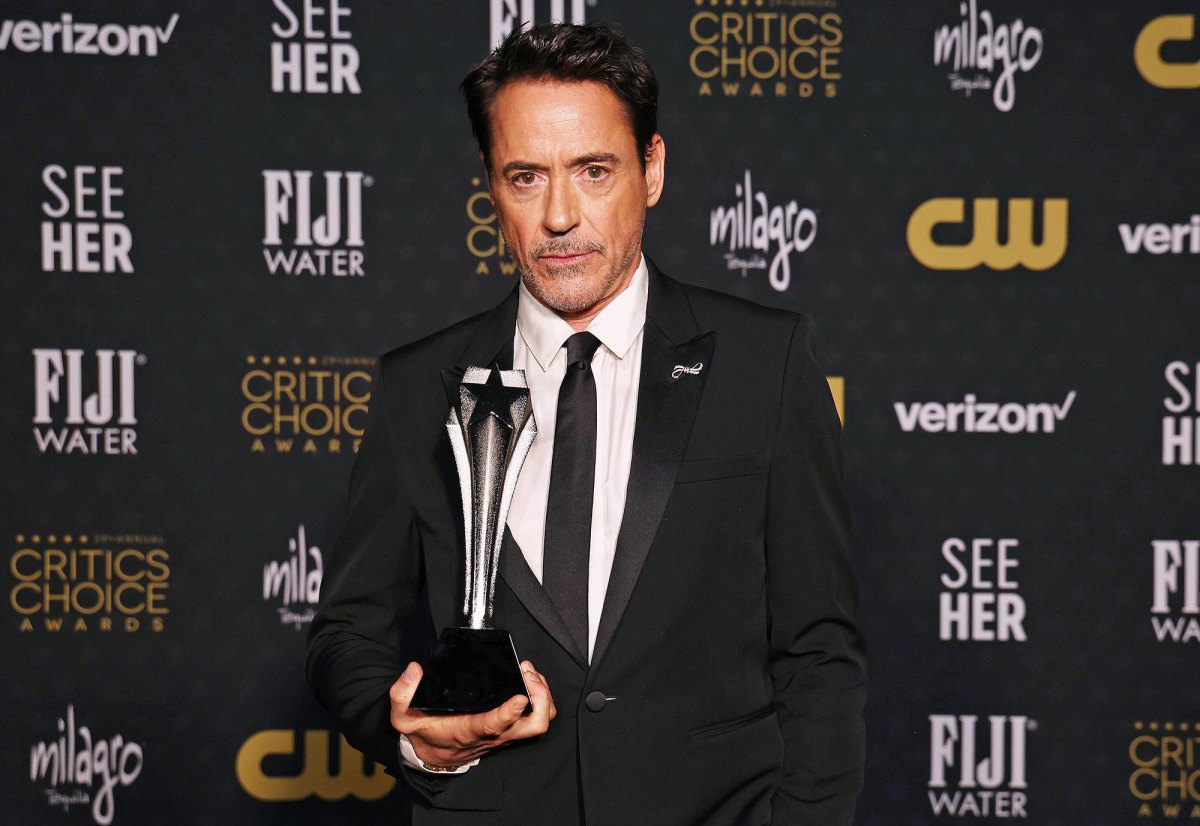 Robert Downey Jr. Reads His Own Reviews in Critics Choice Speech | Us ...