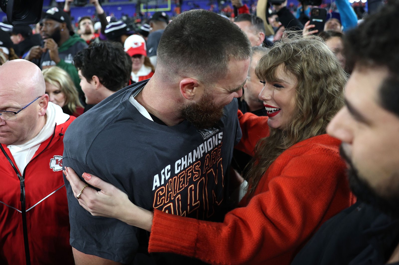 Taylor Swift Kisses Travis Kelce After the Chiefs Earn Super Bowl Slot ...