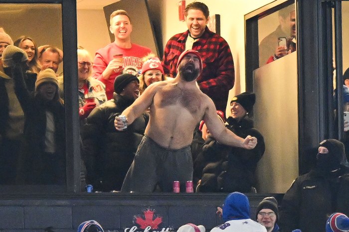 Taylor Swift 'Loved' Jason Kelce's Shirtless Antics at Bills Game | Us ...