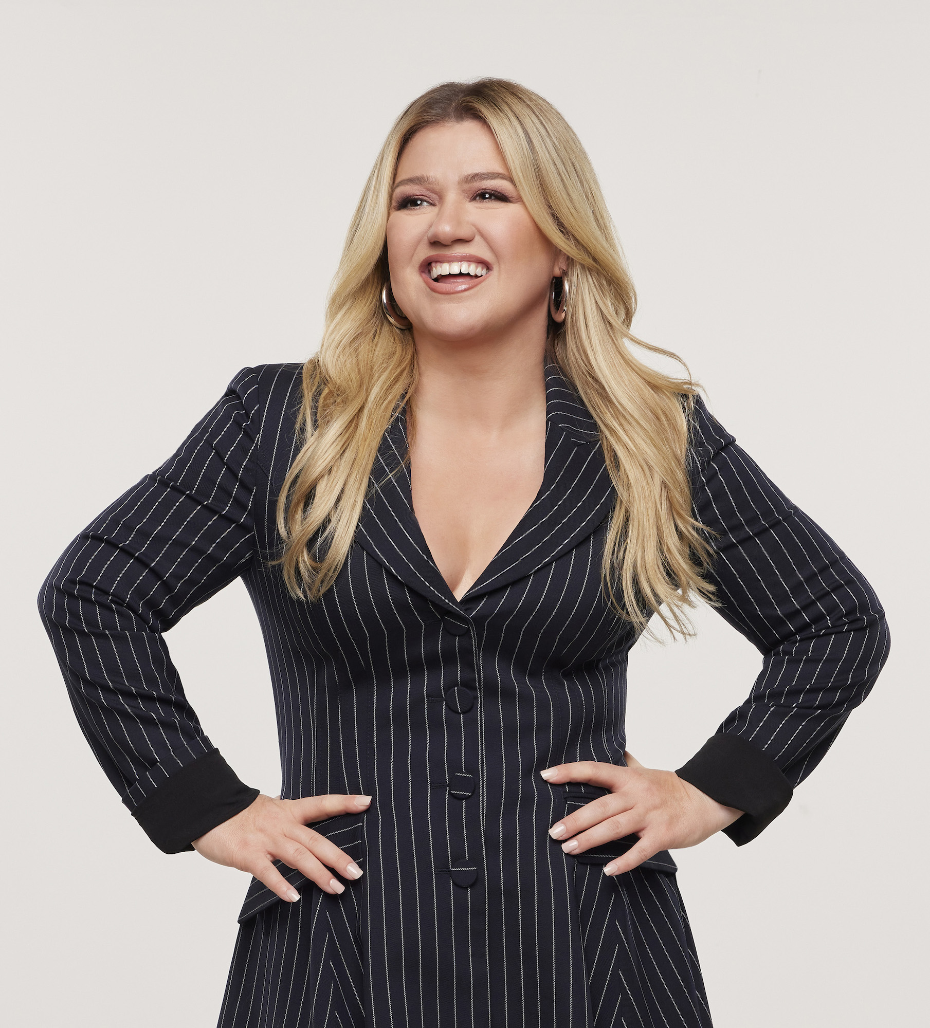Kelly Clarkson to Resume Filming Her Talk Show After Several Absences ...