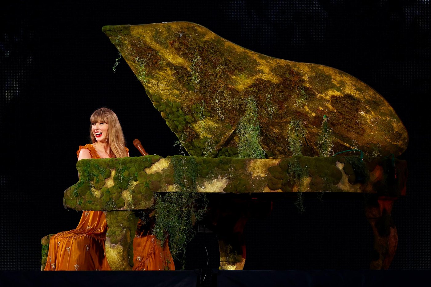 A Guide to Taylor Swift's 'Tortured Poets Department' Bonus Versions ...