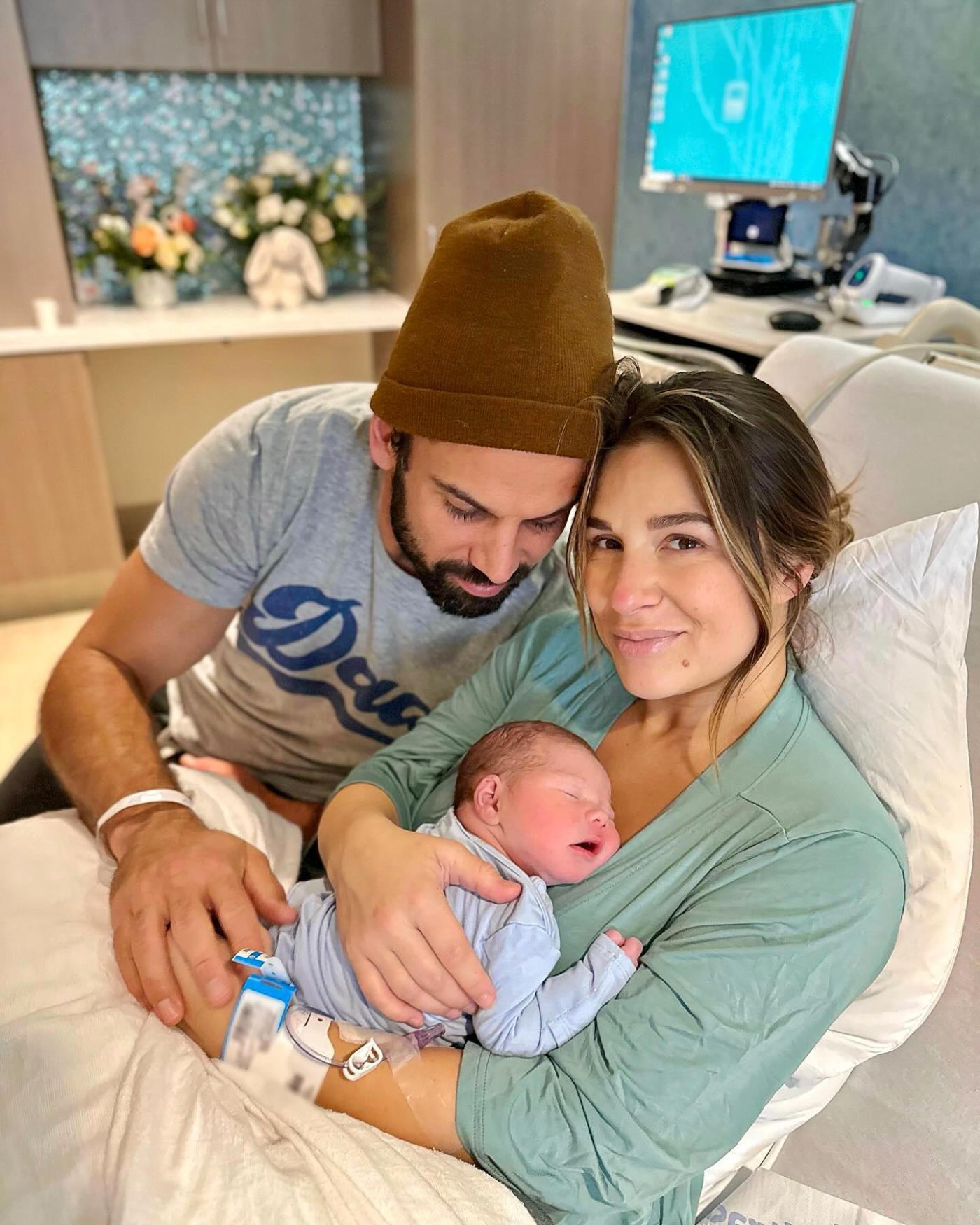 Jessie James Decker Gives Birth to Baby No. 4 With Eric Decker | Us Weekly