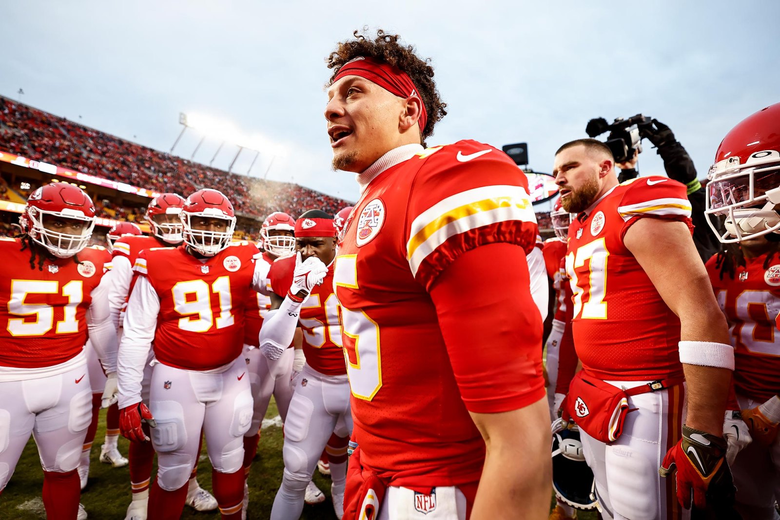 Chiefs Players Reached Out to Children Hospitalized After Shooting | Us ...