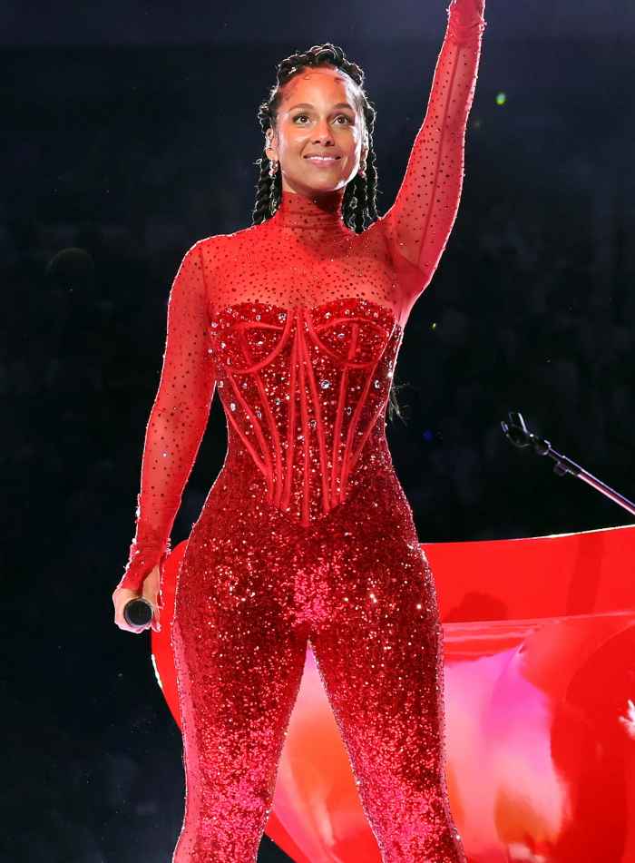 Alicia Keys’ Off-Key Note Edited Out of Super Bowl 2024 Halftime Video ...