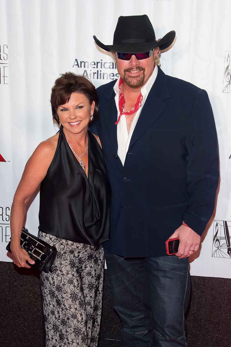 Toby Keith and Wife Tricia Lucus' Relationship Timeline | Us Weekly
