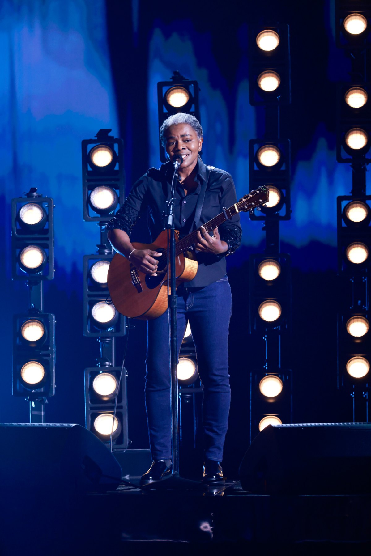 Tracy Chapman’s Original ‘Fast Car’ Re-enters Billboard Hot 100 | Us Weekly