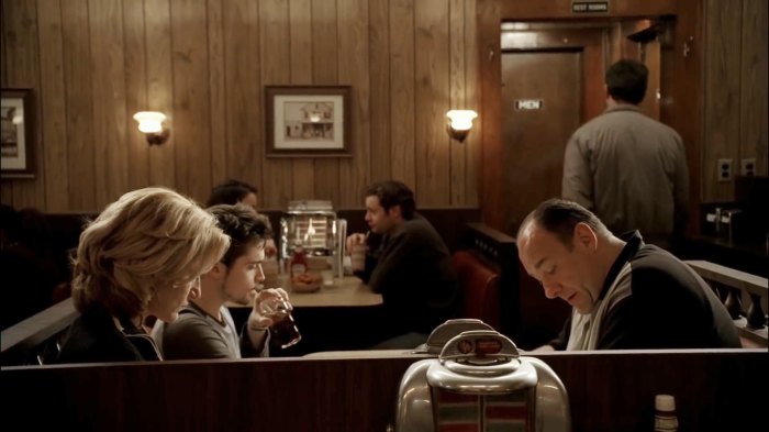 Diner Booth Used in ‘The Sopranos’ Finale Sells for Over $80,000 | Us ...