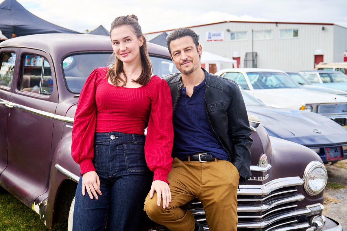 Hallmark’s Tyler Hynes Is Interested in Playing Andrew Walker’s Rival ...
