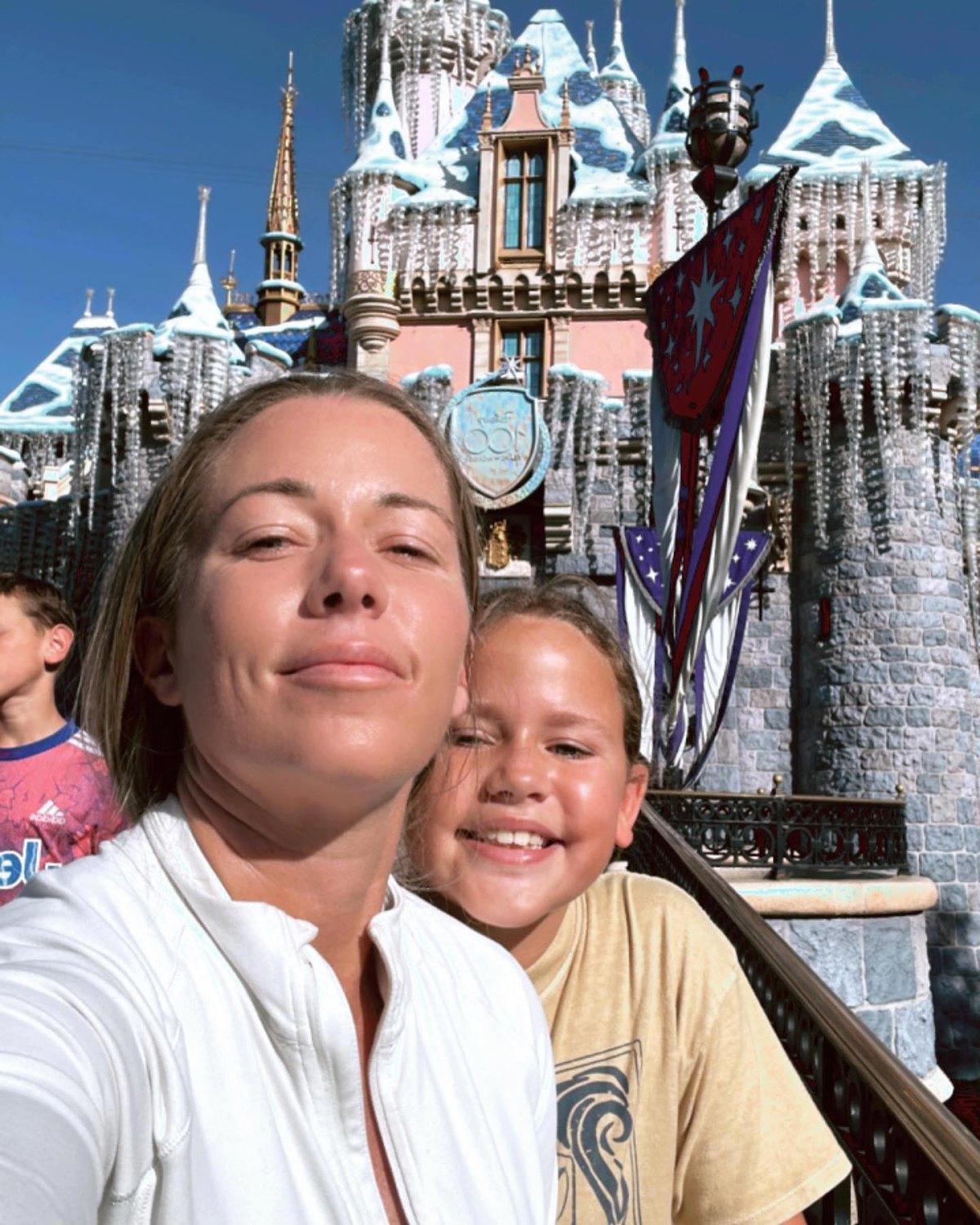 Kendra Wilkinson Is ‘Focused' on Motherhood Amid Mental Health Battle ...