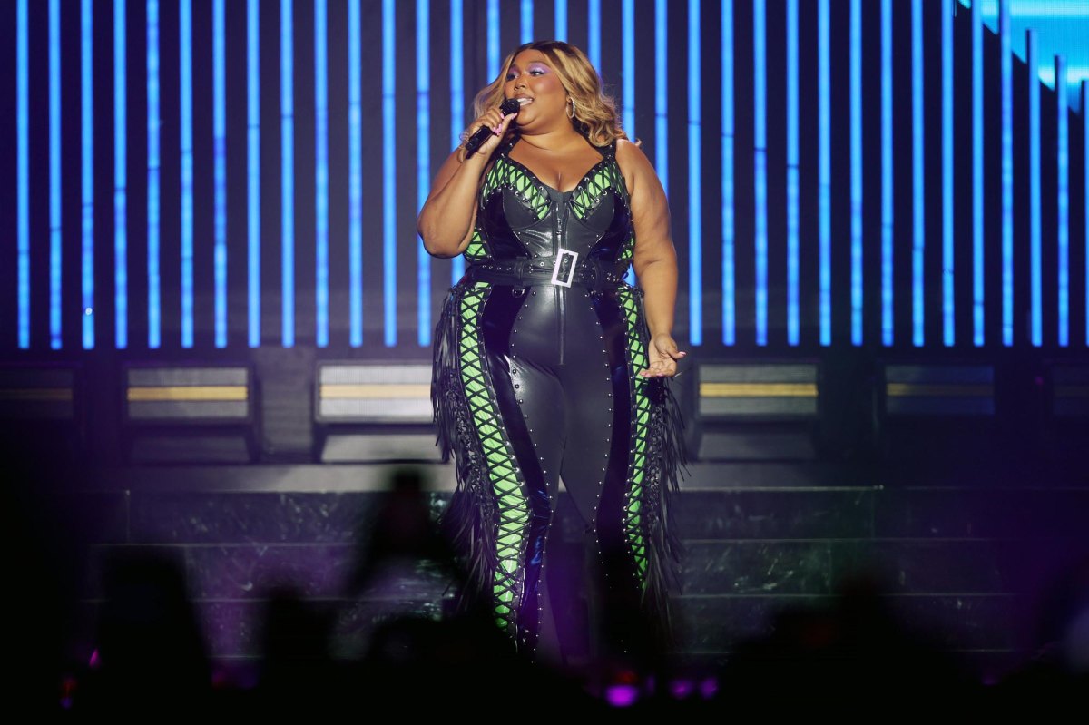 Lizzo Makes Cryptic Announcement About Her Career: ‘I Quit’ | Us Weekly
