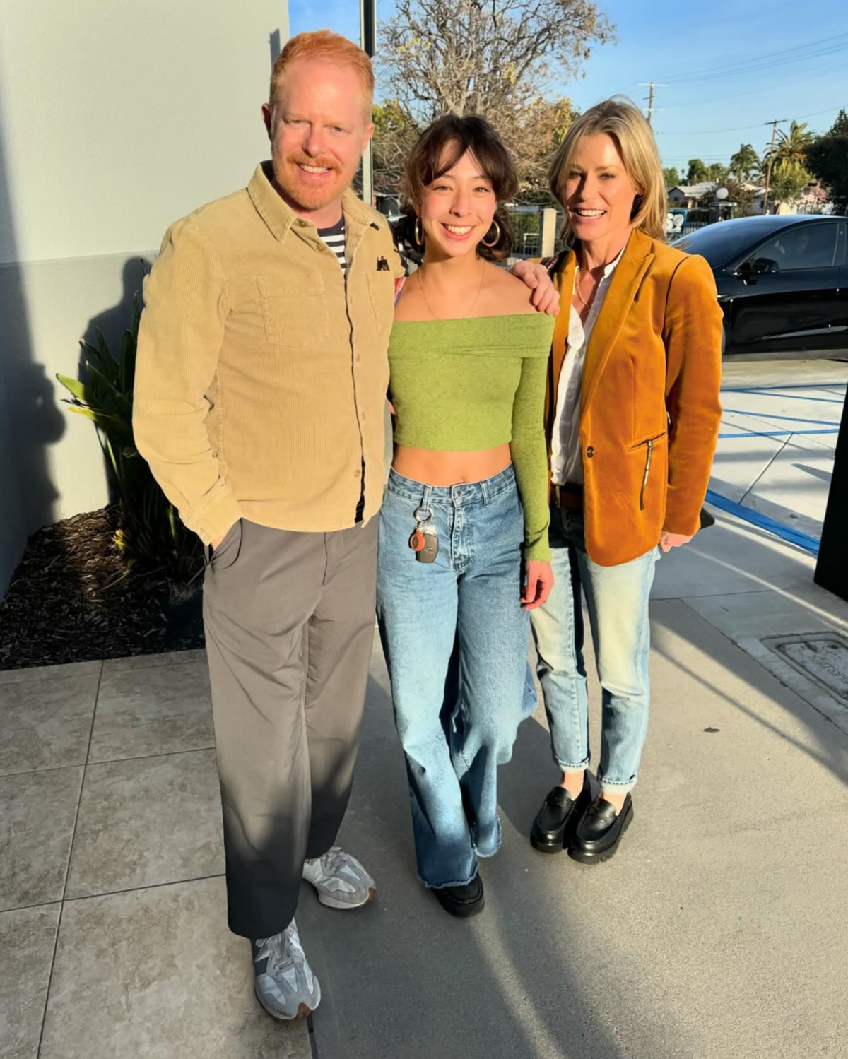 Jesse Tyler Ferguson, Julie Bowen Reunite With Aubrey Anderson-Emmons ...