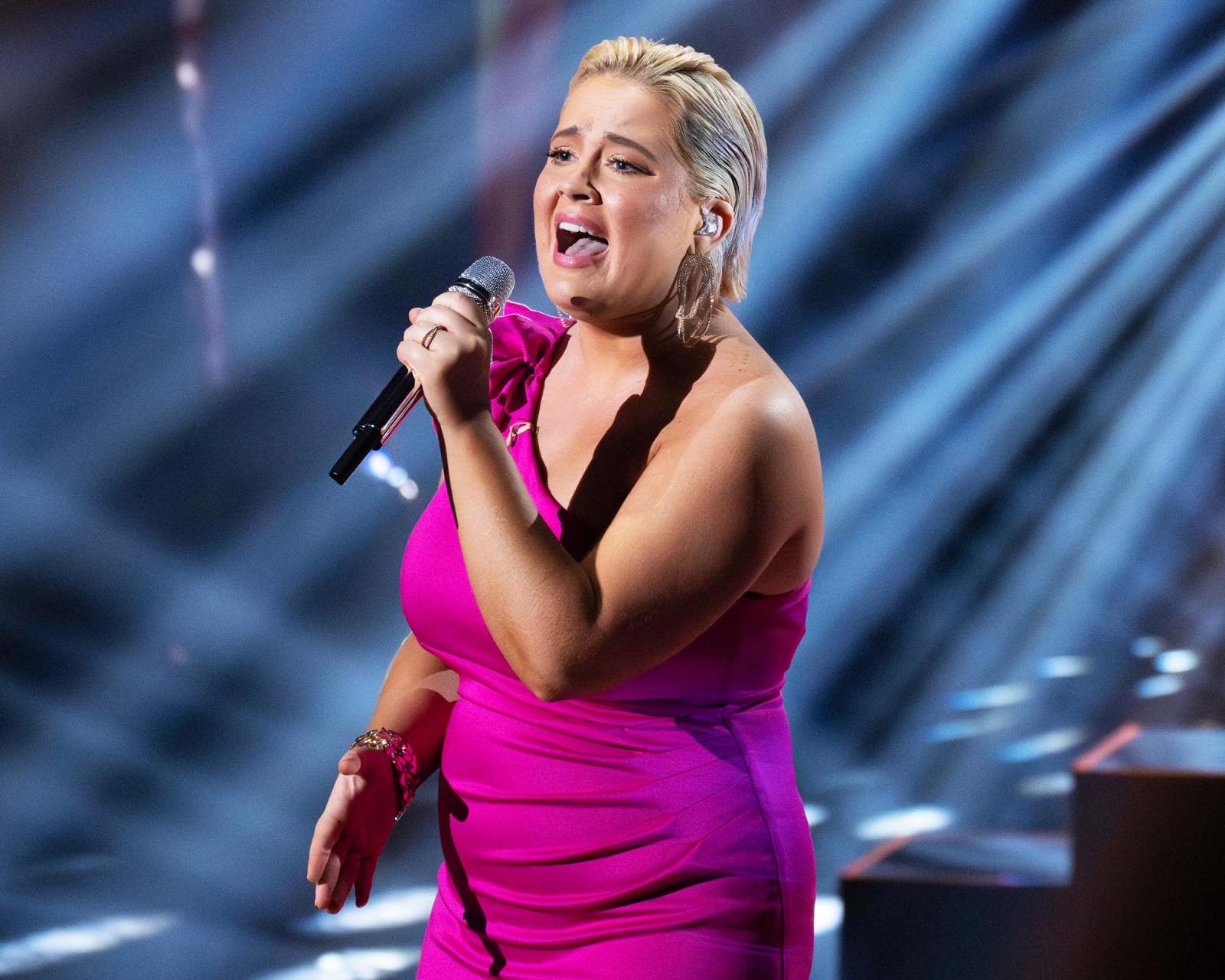 American Idol’s Kennedy Reid Claps Back at Bullies Who Teased Her Wigs ...