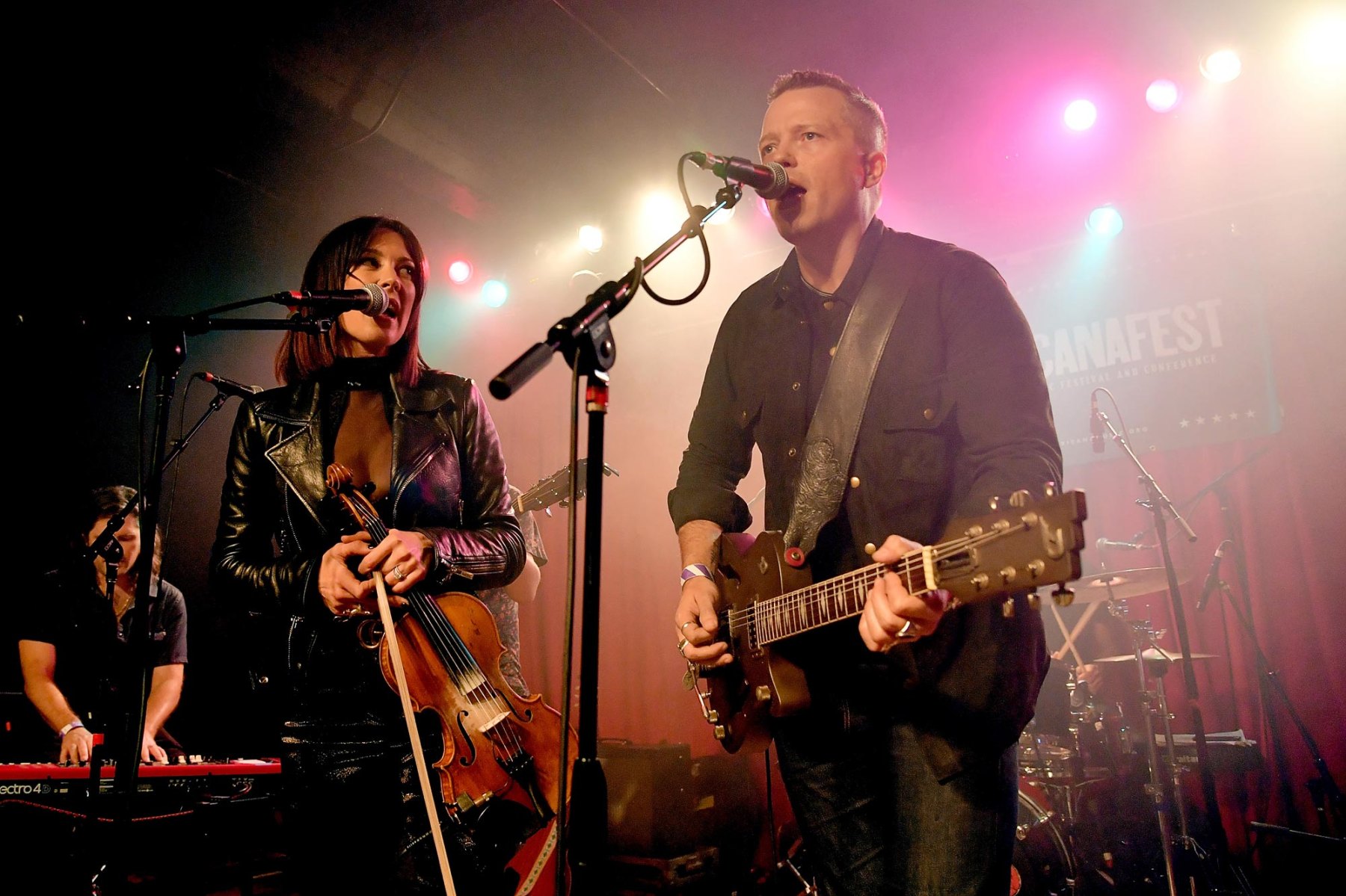 Jason Isbell Slams Rumors He Cheated on Estranged Wife Amanda Shires ...