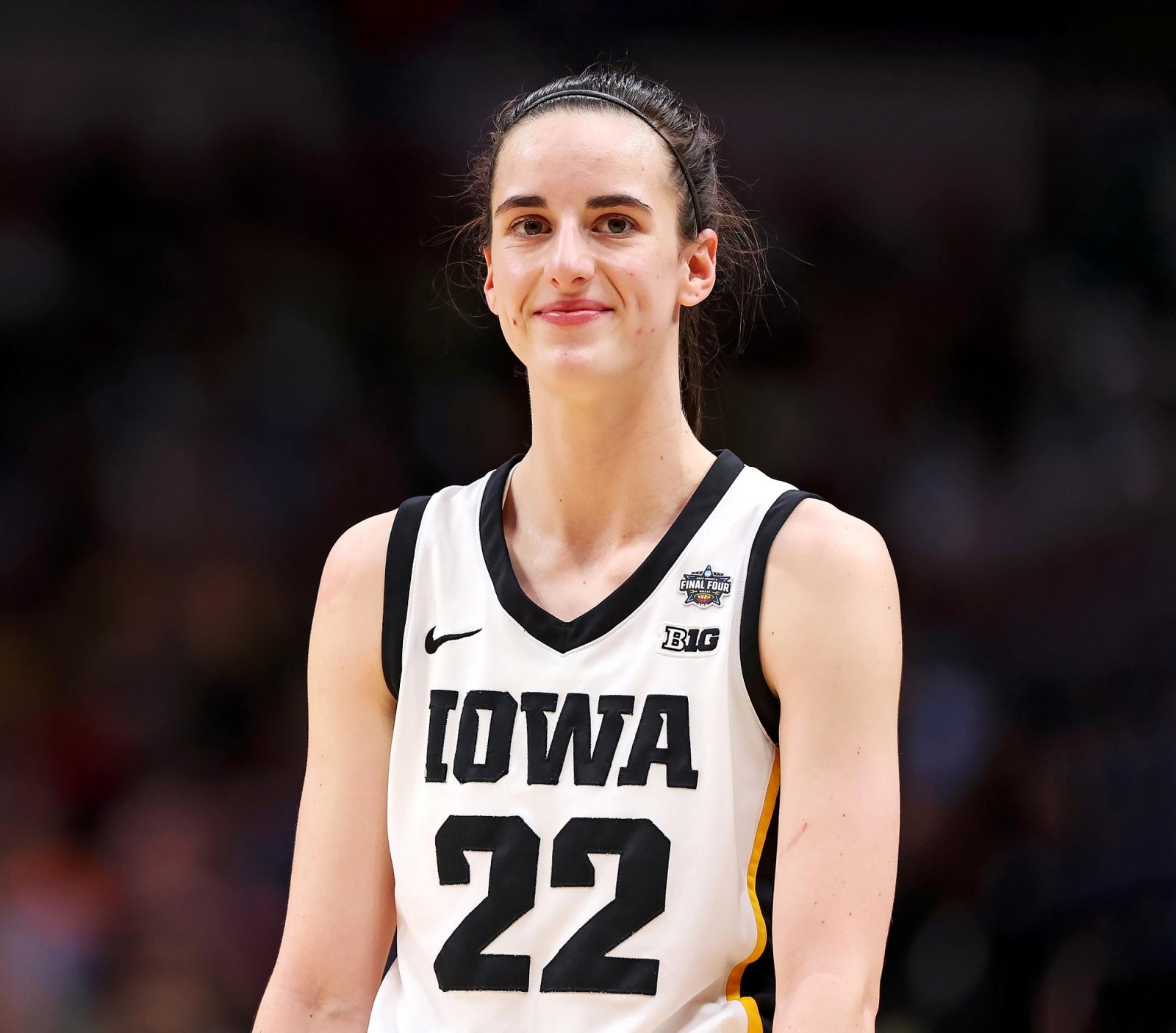Reporter Apologizes to Caitlin Clark for Viral Press Conference Gaffe ...