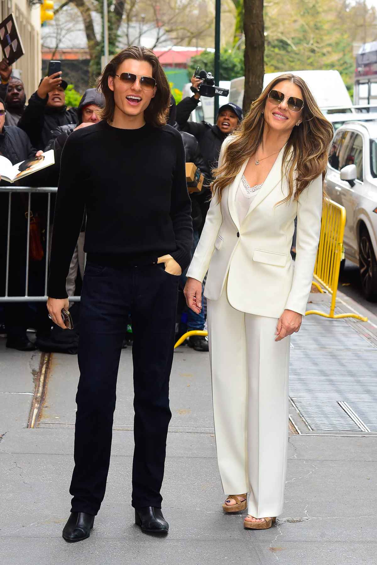 Elizabeth Hurley's Son Learned Blake Lively's Lines on 'Gossip Girl ...