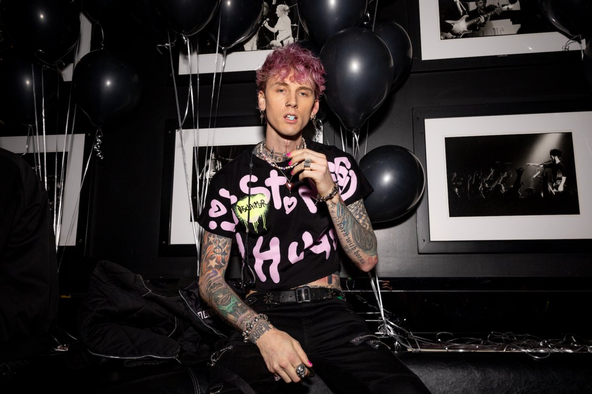 MGK Uses Oxygen Chamber to Recover From ‘Painful’ Blackout Tattoo | Us ...