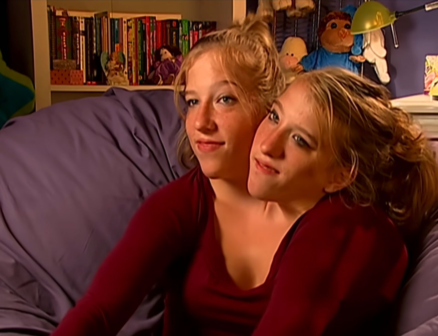 How to Watch Conjoined Twins Abby and Brittany Hensel's Reality Show ...
