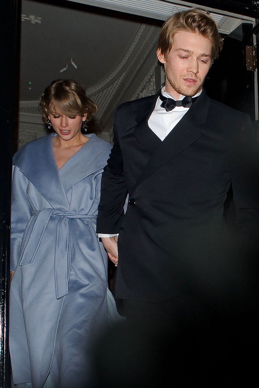 'The Black Dog' From Taylor Swift's 'TTPD' Is a Real Bar in London | Us ...