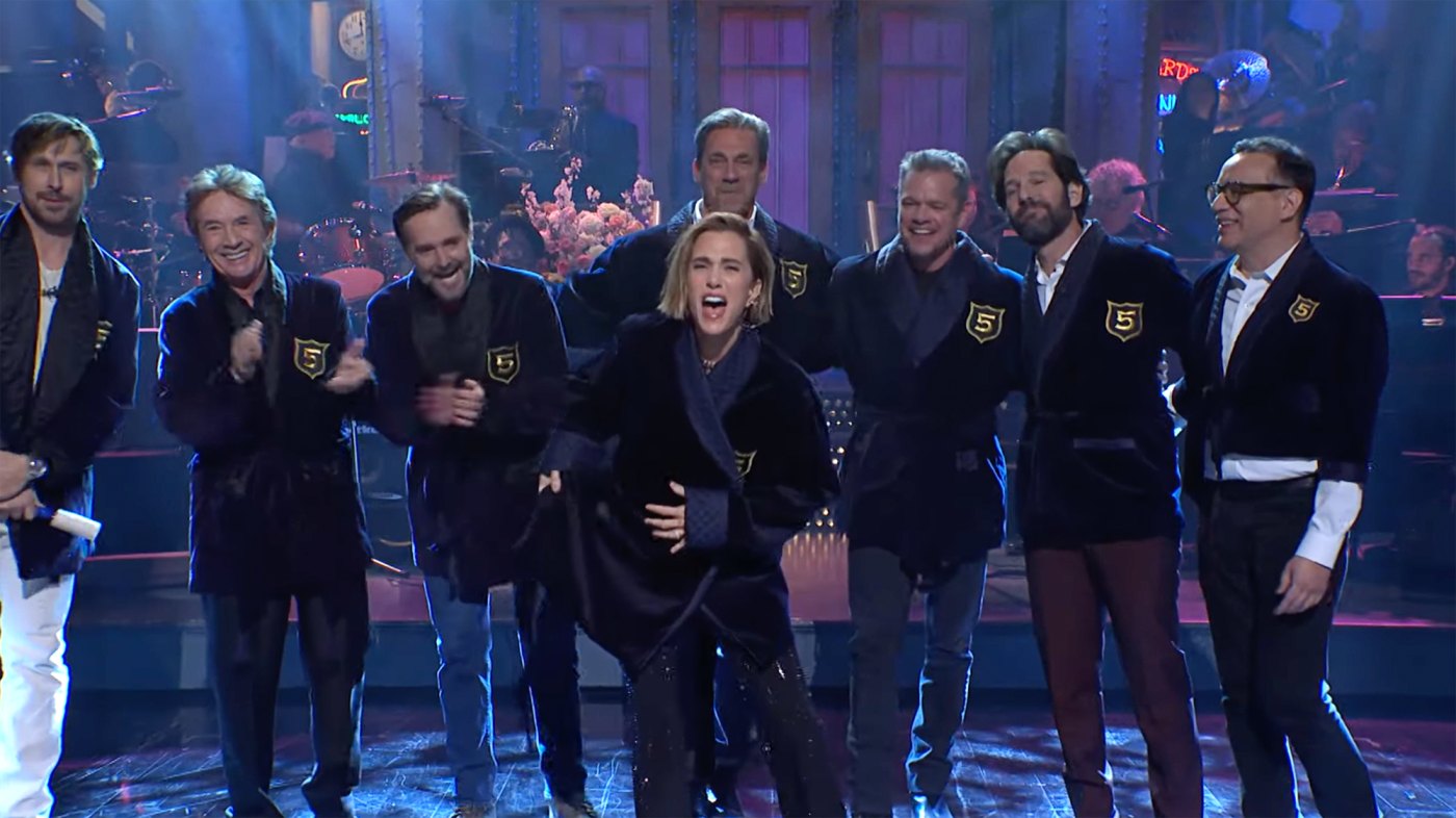 SNL Recap: Kristen Wiig Gets Five-Timers Robe From Ryan Gosling, More ...
