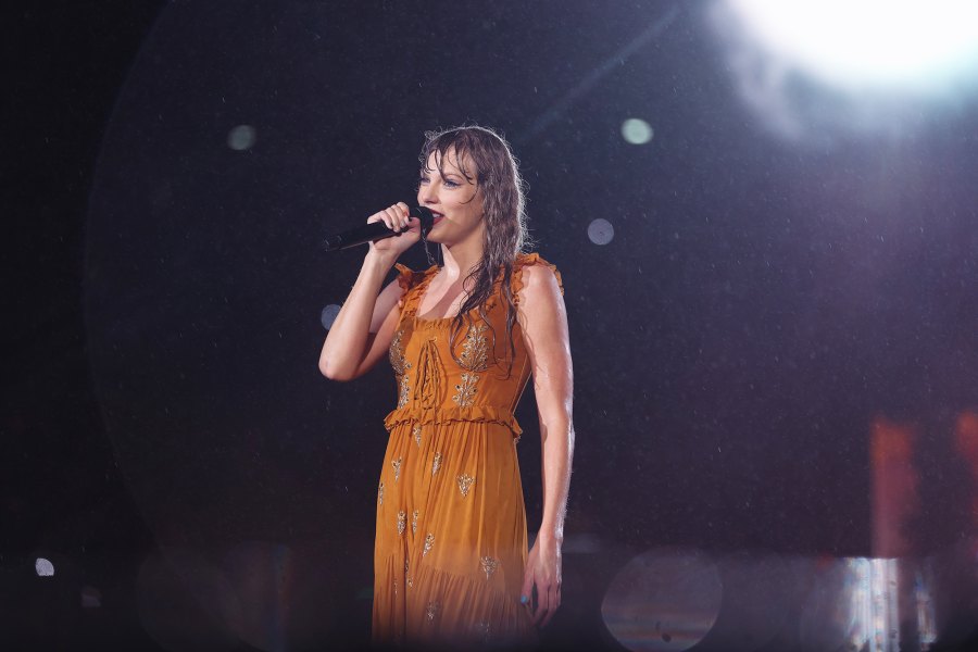 Some Critics Didn’t Love Taylor Swift’s TTPD: Mixed Reviews Roundup ...