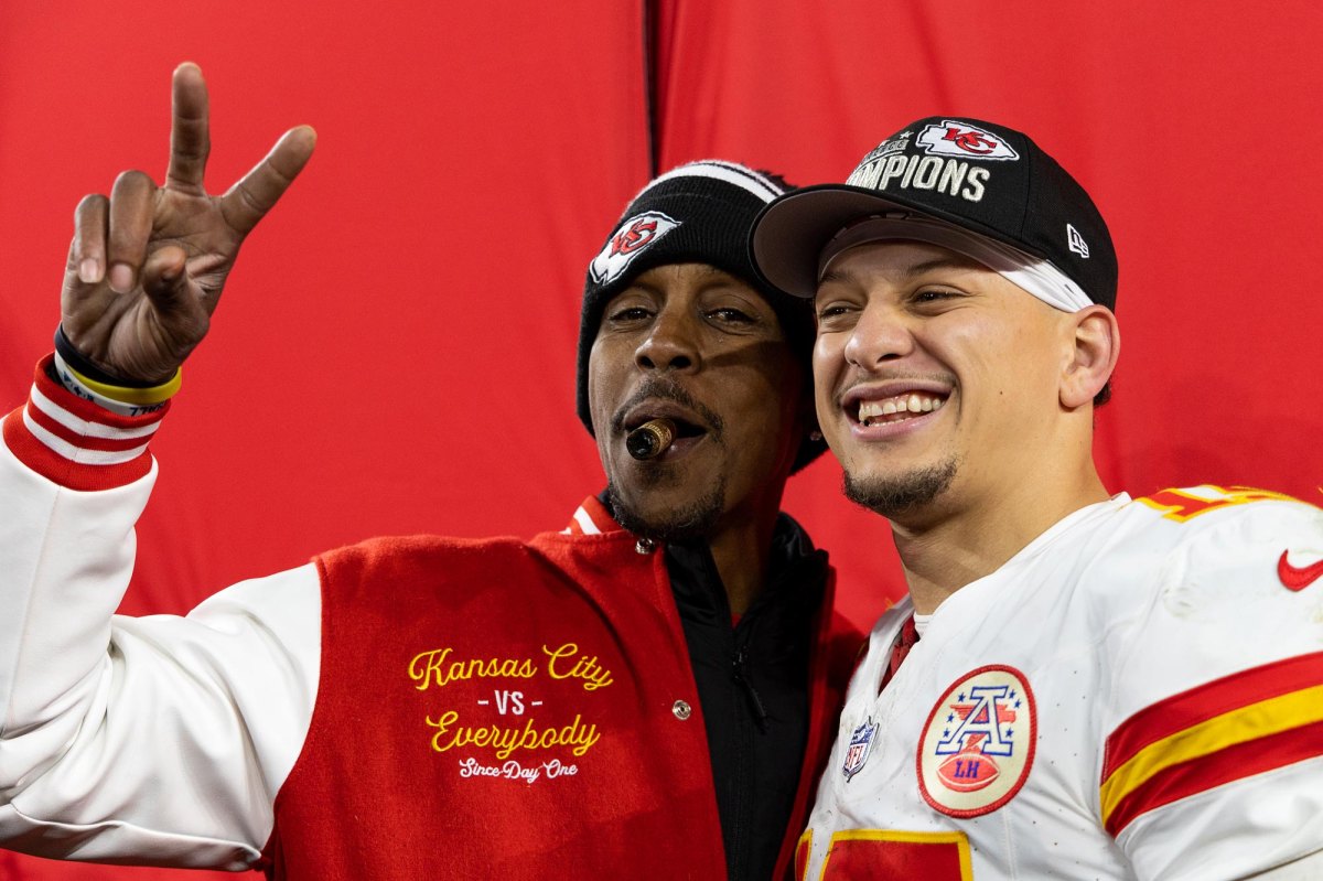 Patrick Mahomes’ Dad Faces Up to 10 Years in Prison for DWI | Us Weekly