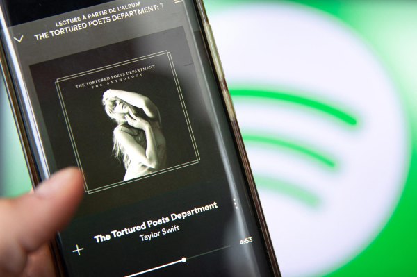 Taylor Swift's TTPD Has More Than 300 Million Spotify Streams in 1 Day ...