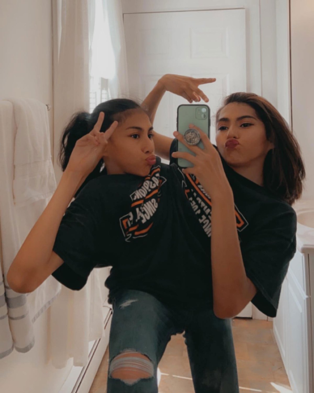 Conjoined Twins Carmen, Lupita Andrade Answer Questions in Video | Us ...