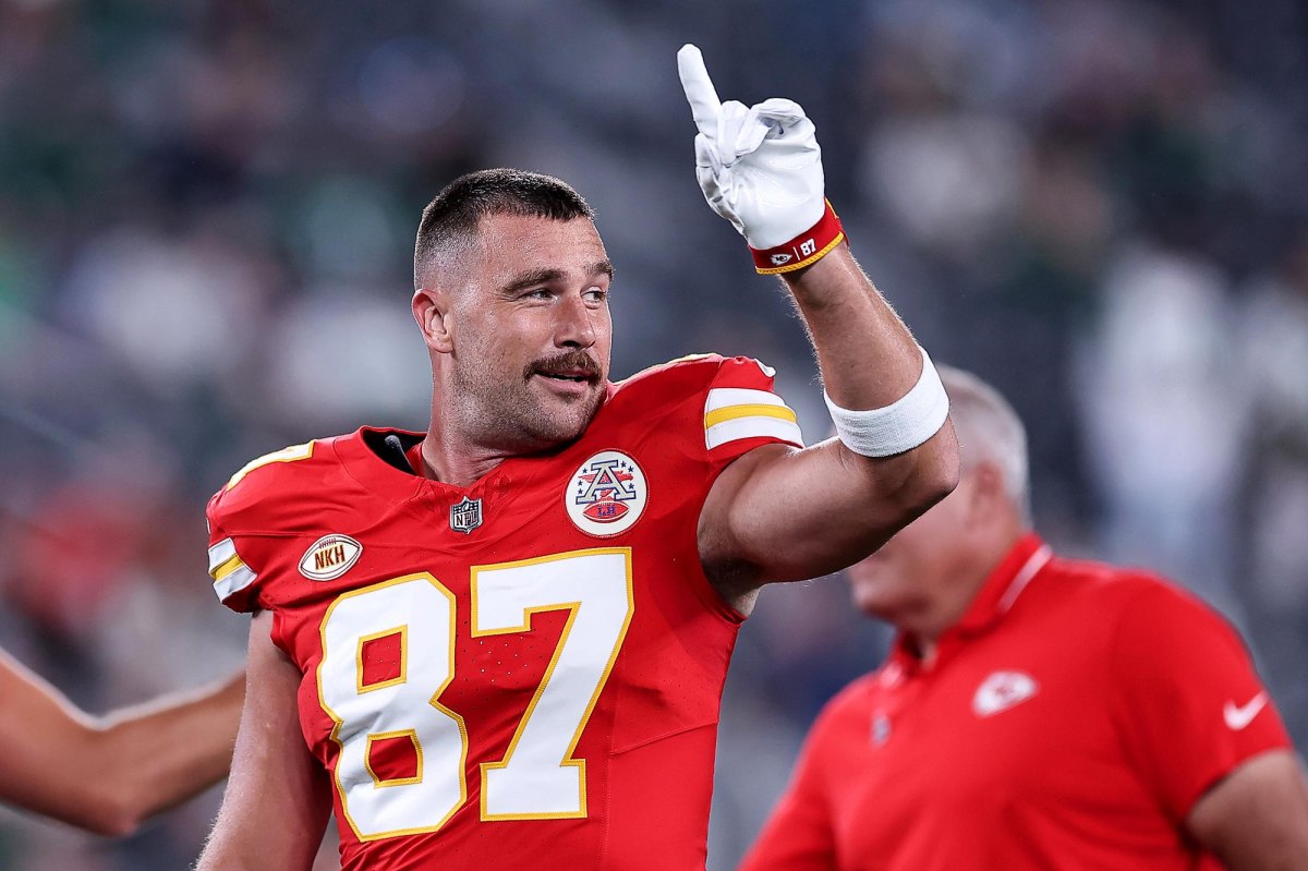 Travis Kelce Signs Monster 2-Year Contract Extension With Chiefs | Us ...