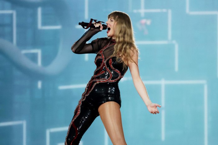 Taylor Swift's TTPD Has More Than 300 Million Spotify Streams in 1 Day ...
