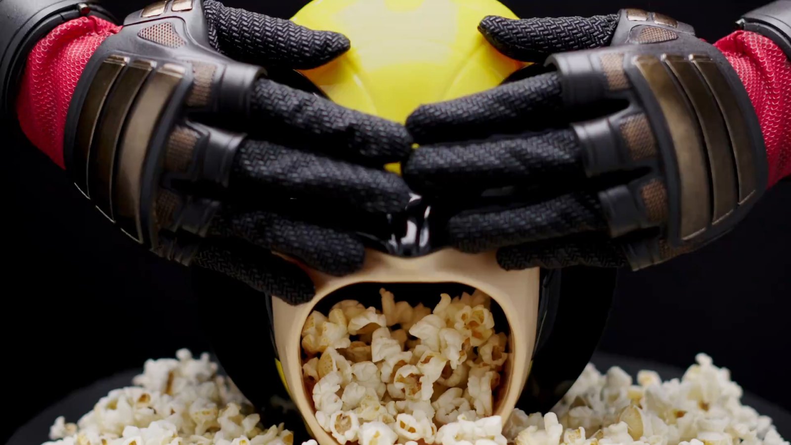 ‘Deadpool & Wolverine’ Declares Raunchy ‘War of the Popcorn Buckets ...