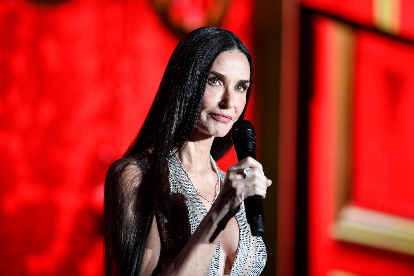 Demi Moore Calls Out Audience Member During Cher Intro at AmfAR Gala ...
